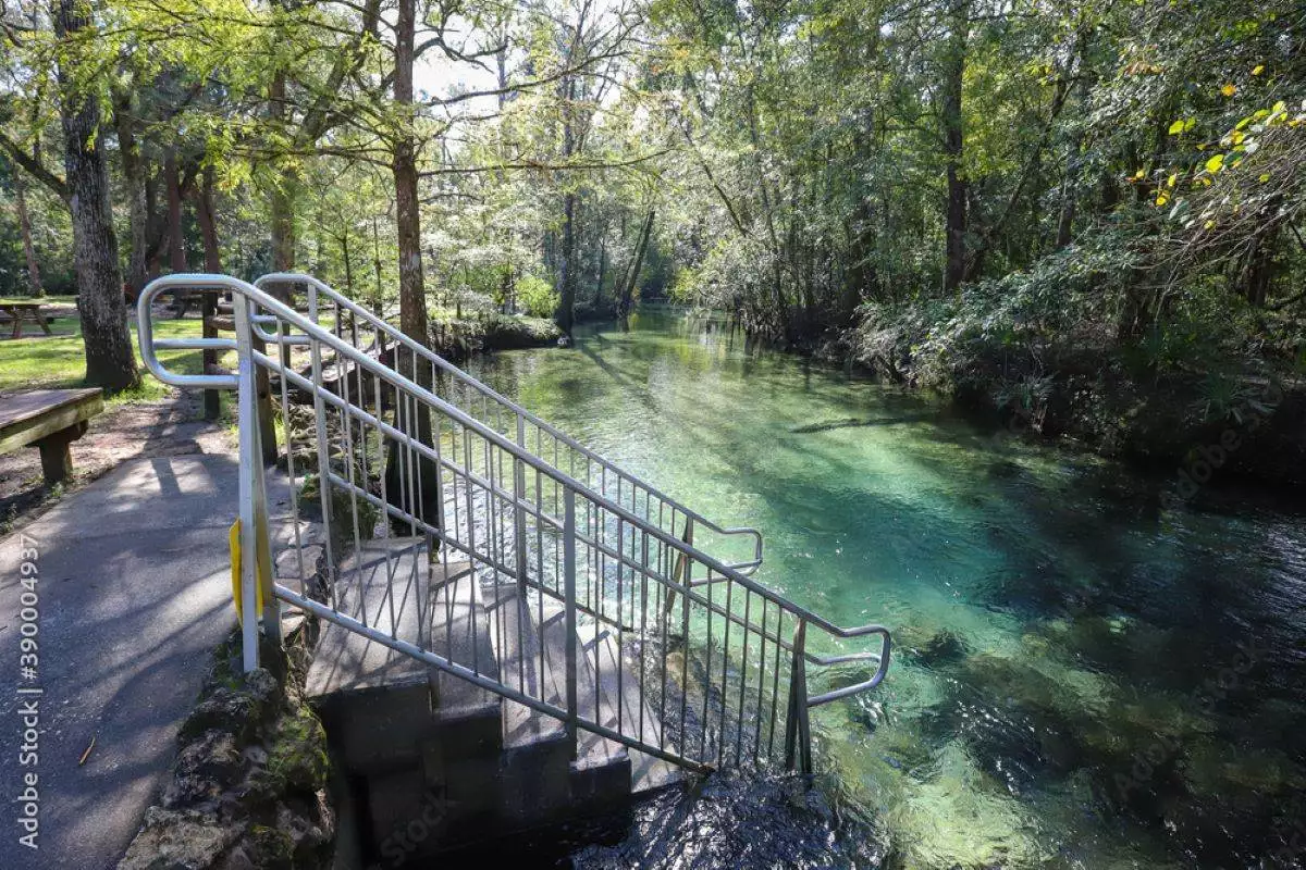 Hotel Near the Ponce de Leon Springs State Park: Stay & Play!